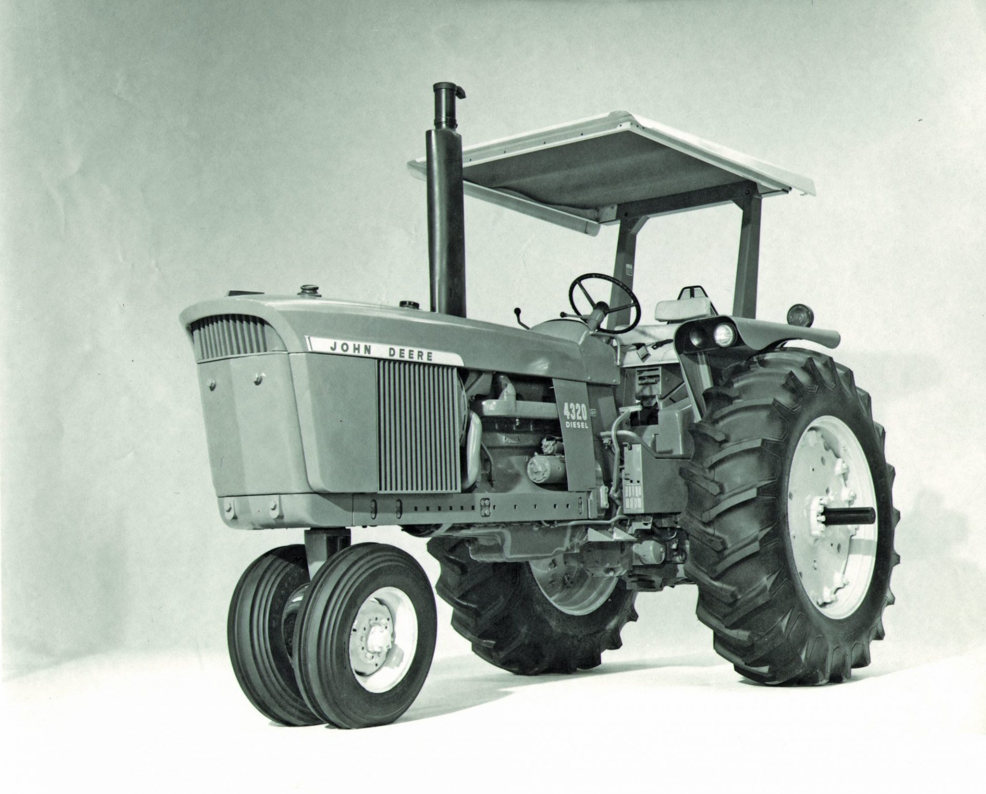 A History Of The John Deere 4320 Tractor – Classic Tractor Fever TV