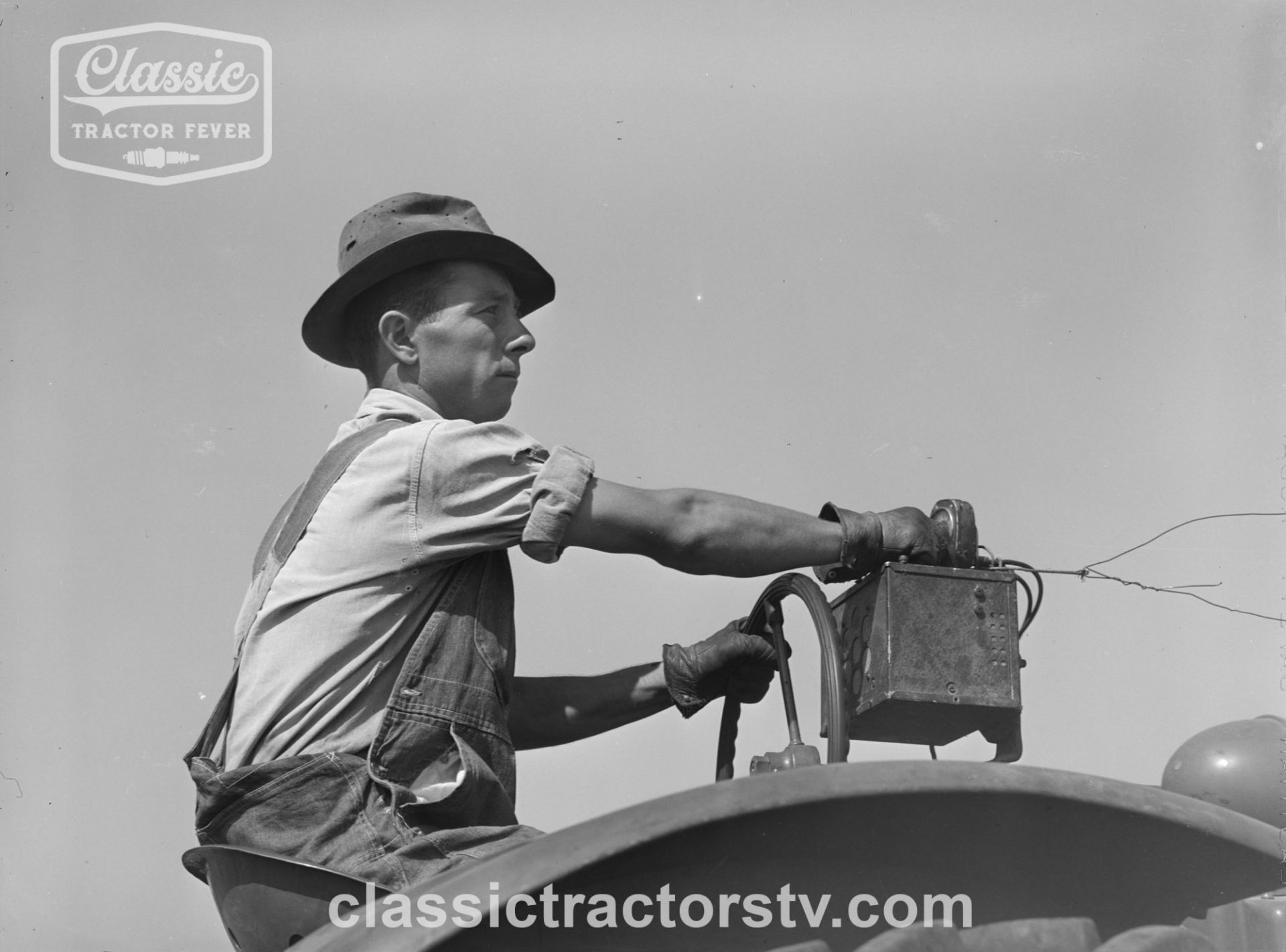 What's A Jayhawk Hay Stacker? – Classic Tractor Fever TV
