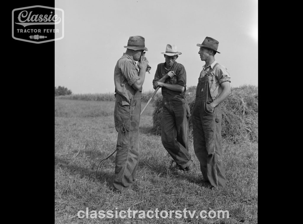 What's A Jayhawk Hay Stacker? – Classic Tractor Fever TV