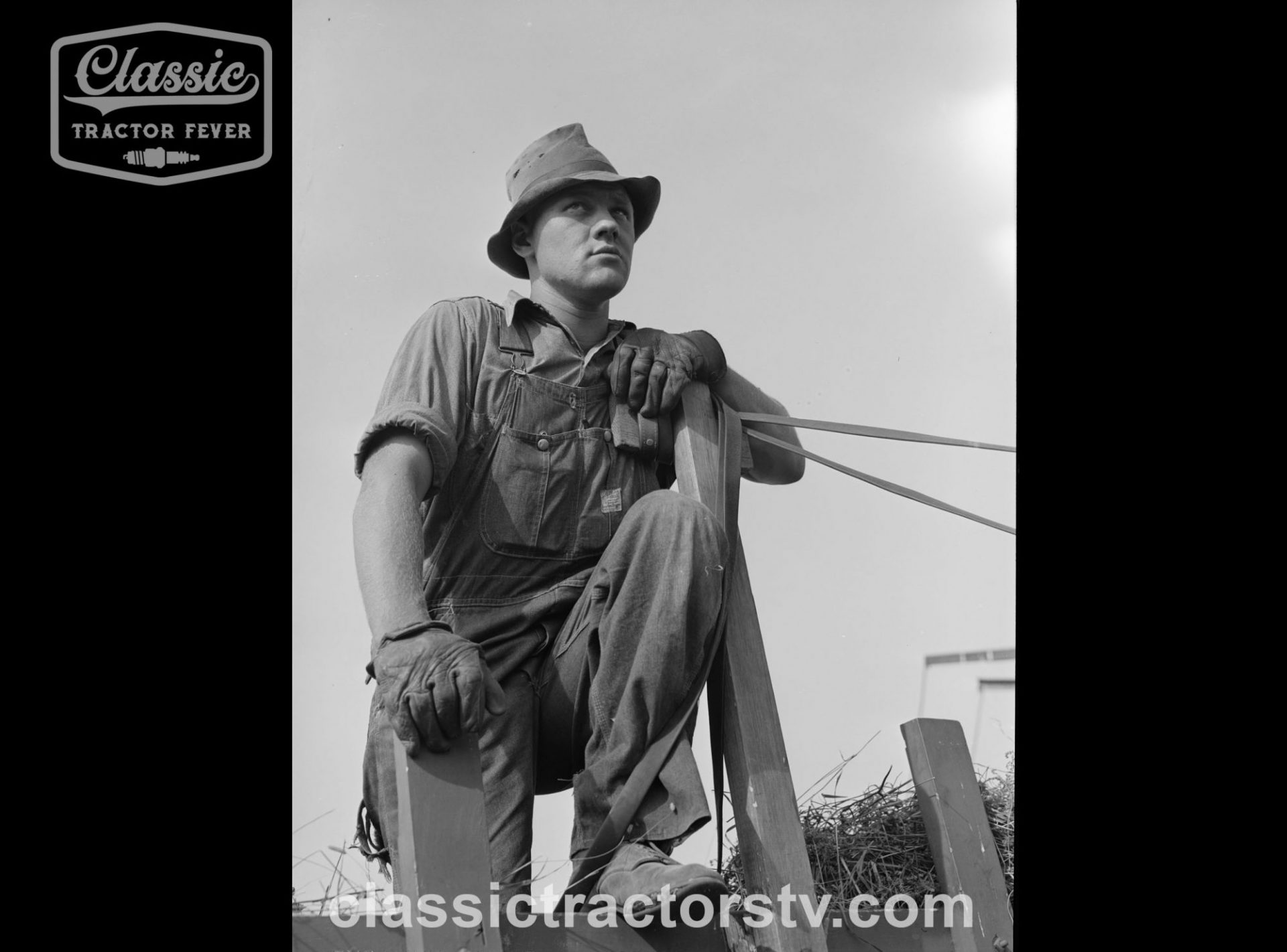 What's A Jayhawk Hay Stacker? – Classic Tractor Fever TV