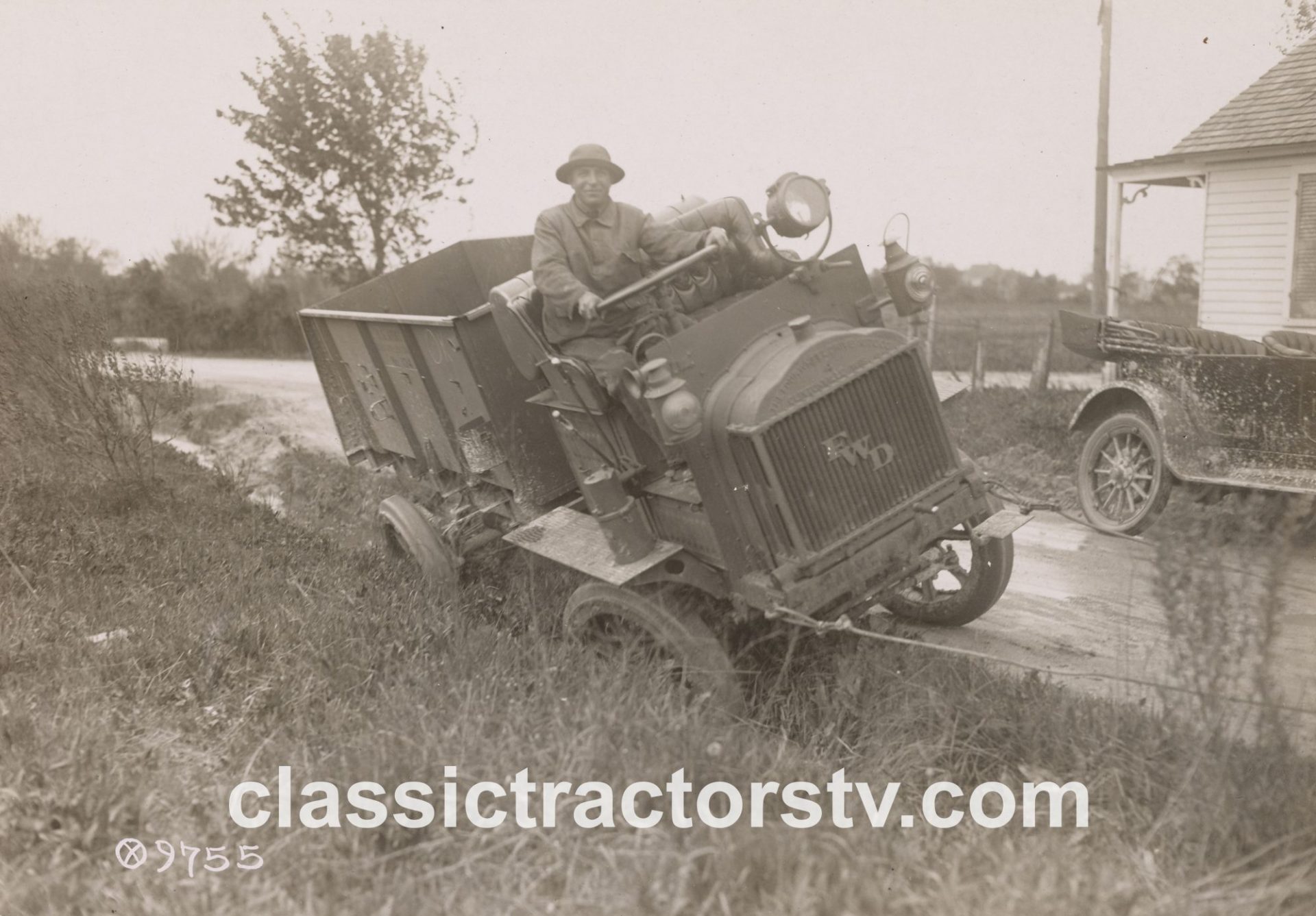 1918 Military Operations With Holt Crawler Tractors – Classic Tractor ...