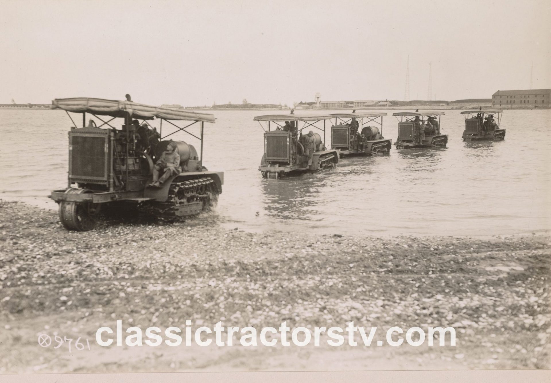 1918 Military Operations With Holt Crawler Tractors – Classic Tractor ...