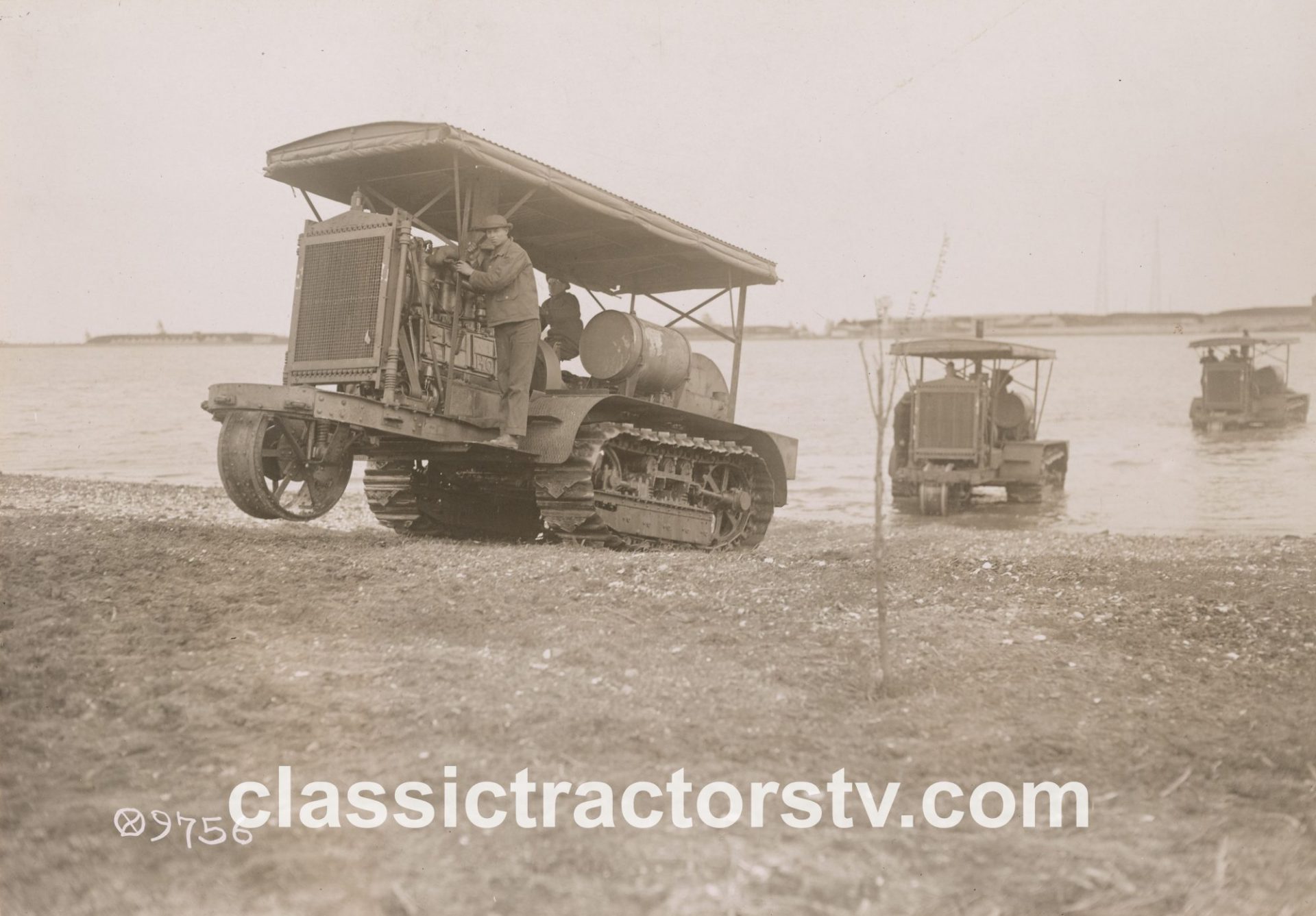 1918 Military Operations With Holt Crawler Tractors – Classic Tractor ...