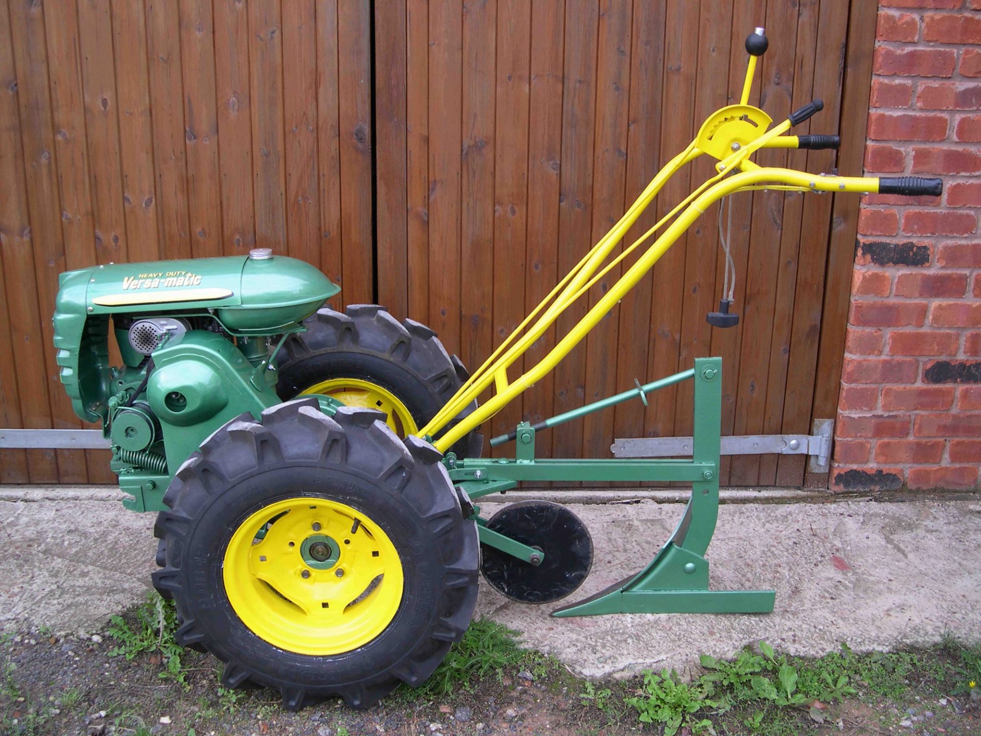 Restoring a Two-Wheel Bolens Garden Tractor – Classic Tractor Fever TV