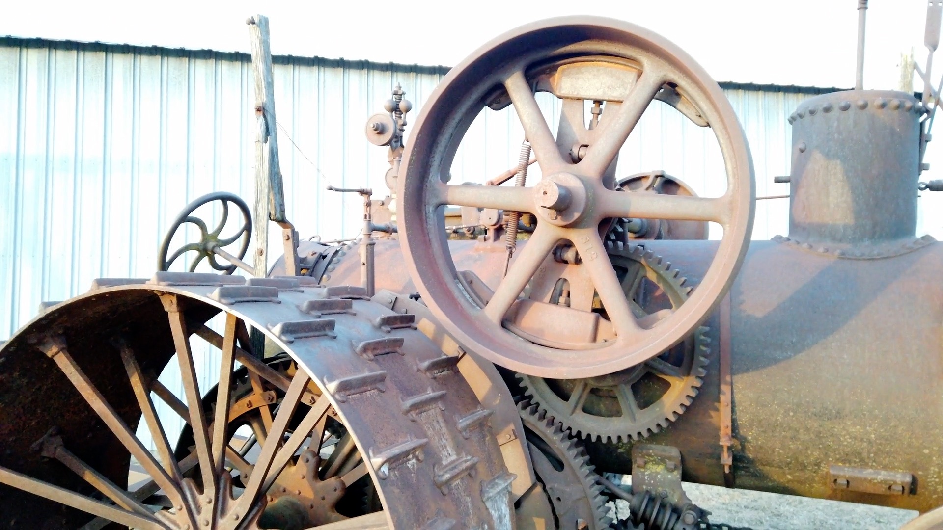 Not Your Average Avery Steam Engine – Classic Tractor Fever TV