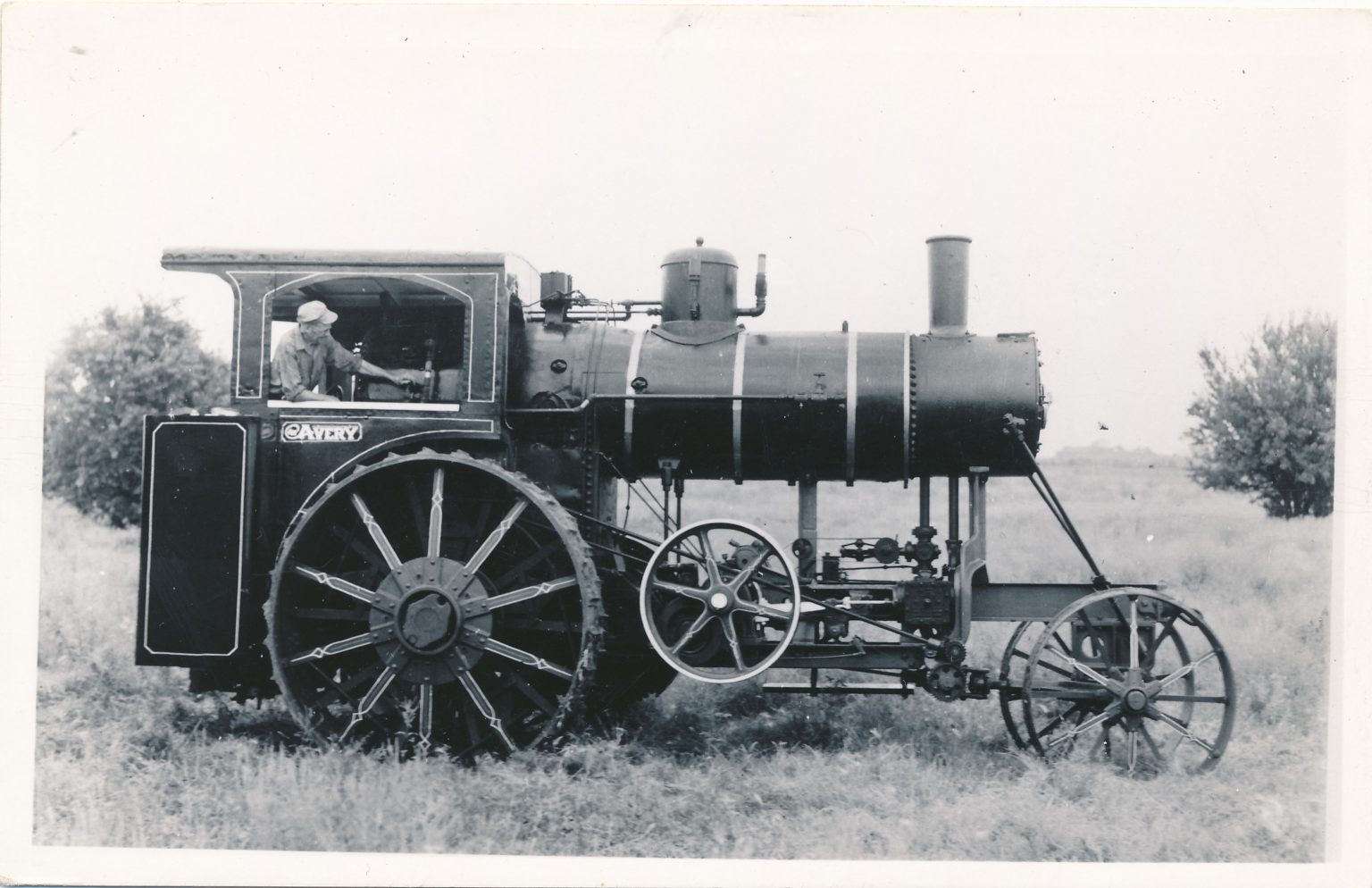 Not Your Average Avery Steam Engine – Classic Tractor Fever TV
